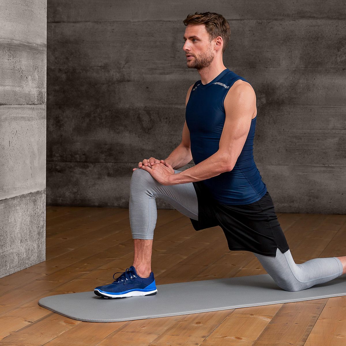 Dehnung der Hüft-, Oberschenkel- und Wadenmuskulatur - Die Techniker