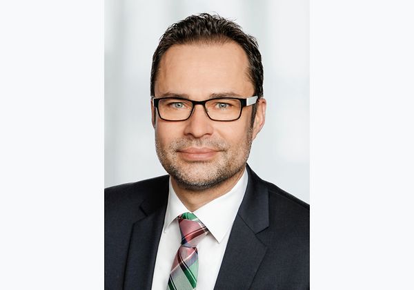 Ausschüsse leisten Vorarbeit | Die Techniker