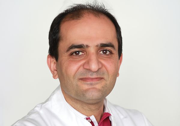 Im Interview: Hausarzt Dr. Dashti aus Eberswalde | Die Techniker ...