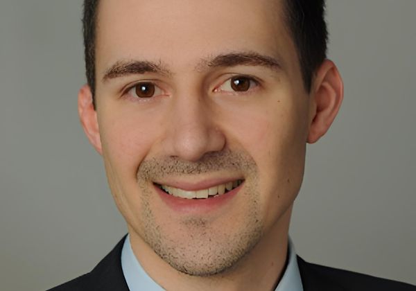 Interview mit Dr. Stephan Nowak über die Zukunft der Neurochirurgie ...